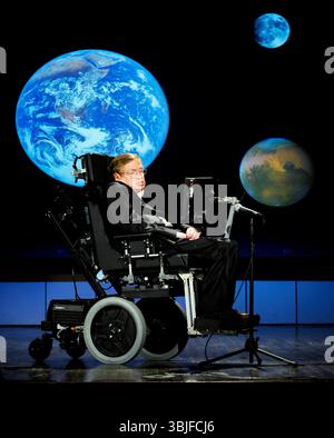 Theoretical physicist Dr. Stephen Hawking talks before a group of ...