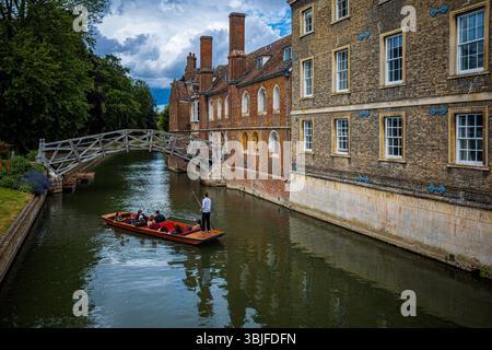 Mathematical Bridge Queens College Cambridge - the Mathematical Bridge ...