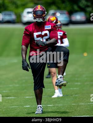 Washington Commanders defensive tackle Javon Kinlaw (52) in action ...