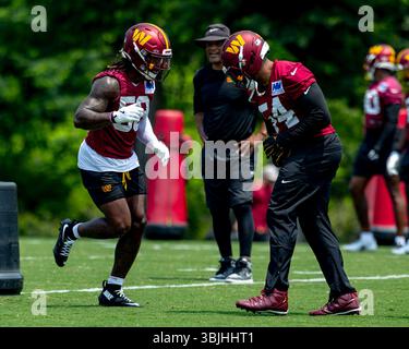 Washington Commanders linebacker Bobby Wagner (54) arrives practice at ...