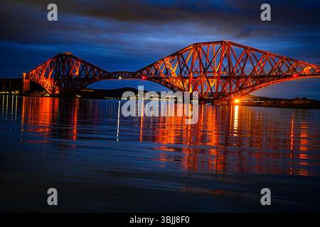 The incredible architecture of Forth Bridge in Scotland Stock Photo - Alamy