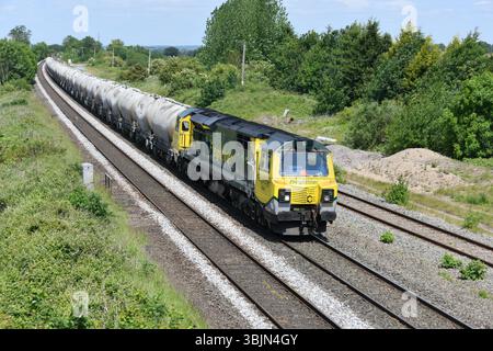 Freightliner Heavy Haul Class 70 70001 passing Elford Loop with 6G65 ...