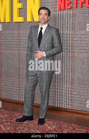 Daniel Ings on the red carpet of the premiere Knight of the seven ...