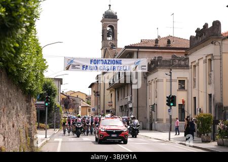 The race during Stage 7 of the Giro Next Gen 2026, from Sulmona to ...