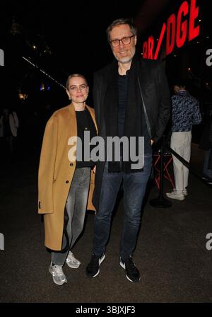 Mircea Monroe and Stephen Merchant at the "Guys & Dolls" play press ...