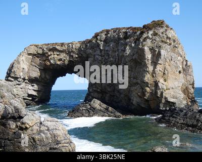 Great Pollet Sea Arch on the rugged wild Atlantic coast of western ...
