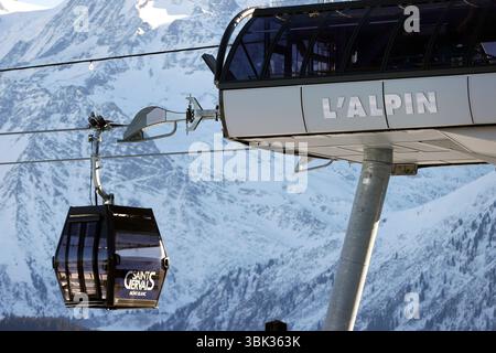 The new Alpin cable car connects Saint Gervais to Le Bettex. Winter ...