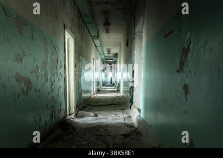 Abandoned corridor in Pripyat Hospital, Chernobyl Exclusion Zone 2019 ...