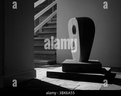 Wave by Barbara Hepworth Stock Photo - Alamy