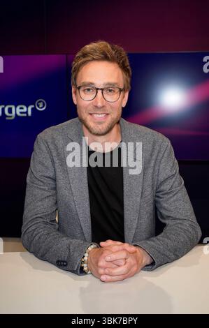 Veit Medick in der ARD-Talkshow maischberger im Studio Berlin Adlershof ...