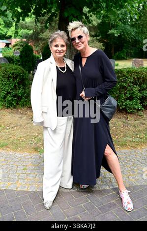 Dagmar Frederic und Inka Bause beim 3. Sommergarten 2025 auf der ...