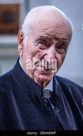 06 June 2025, Schleswig-Holstein, Lübeck: Federal President Frank ...
