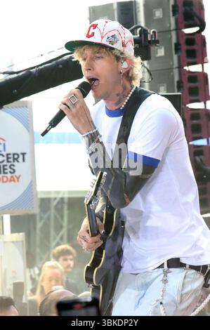 Ny. 20th June, 2025. Machine Gun Kelly MGK BAND on stage for NBC Today ...