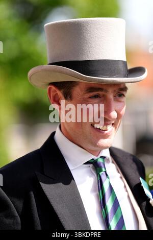 Trainer Harry Eustace after Time For Sandals won the Commonwealth Cup ...