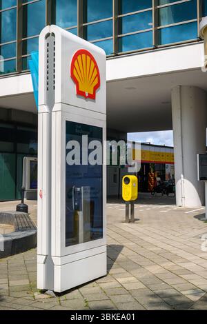 The Shell Mobility Hub for Electric Vehicle Charging, Rotterdam, The ...