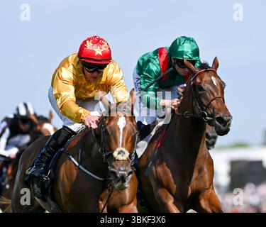 Ascot, UK. 20 June, 2025. Cercene ridden by Gary Carroll wins the ...