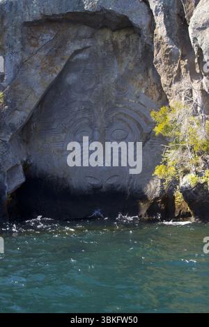 Central Plateau, volcanic activity, Taupo, Lake taupo, National Park ...