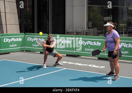 People play pickleball in Manhattan, New York City Stock Photo - Alamy