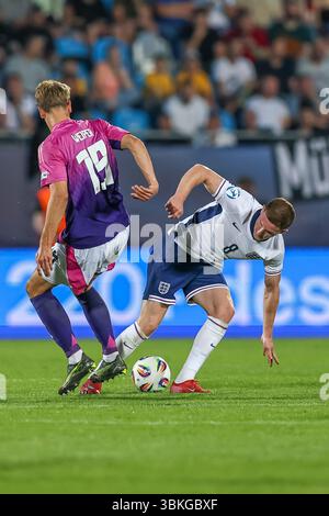 Elliot Anderson (England, 8), Nelson Weiper (Deutschland, 19) bei der ...