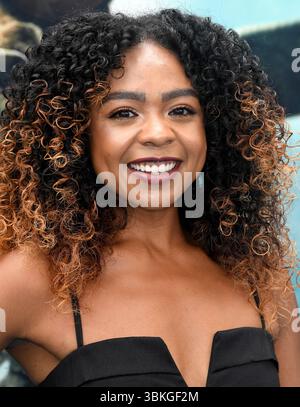 Influencer Melizza Black attends the Premiere of "How To Train Your ...