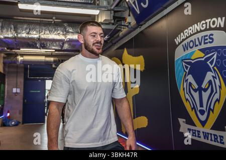 Danny Walker of Warrington Wolves arrives during the Betfred Super ...