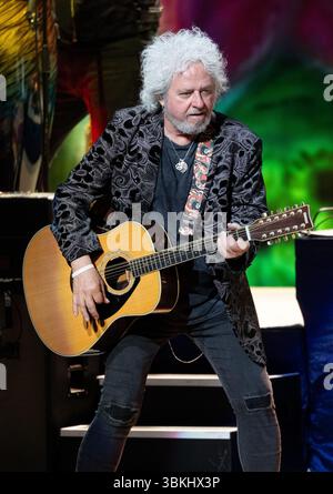 HOLLYWOOD, FL-JUNE 20: (L-R) Steve Luthaker, Warren Ham, Ringo Starr ...