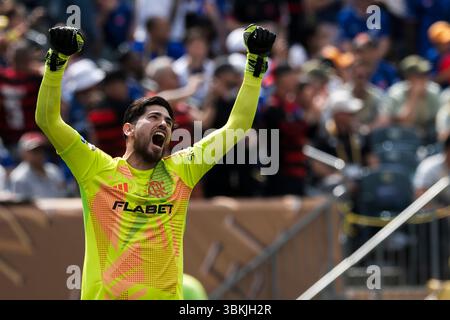 Agustin Rossi of CR Flamengo celebrates during the FIFA Club World Cup ...