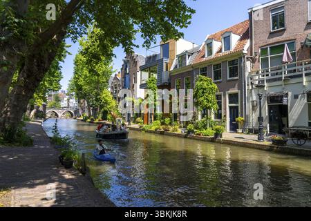 Residential buildings, living on the Oudegracht, in the southern ...