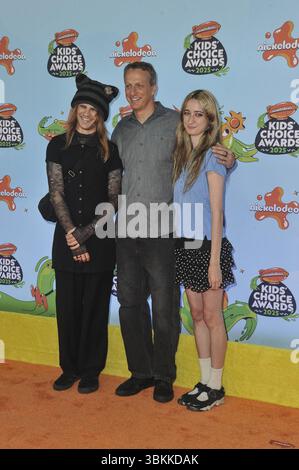 Spencer Hawk, Tony Hawk, and Abigail Manos attend the 2025 Nickelodeon ...