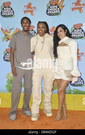 (L-R) Angel Wiley, Renee Montgomery and Sirena Grac at the Nickelodeon ...