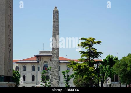 scenic old walled obelisk in downtown istanbul Stock Photo - Alamy