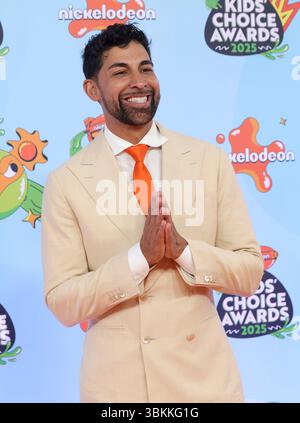 Dhar Mann attends the 2025 Nickelodeon's Kids' Choice Awards at Barker ...