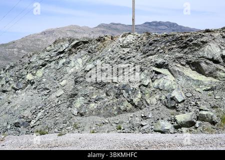Serpentinite is a metamorphic rock composed mainly of serpentine ...