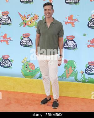 Alberto Belli arrives at the Nickelodeon Kids’ Choice Awards 2025 held ...