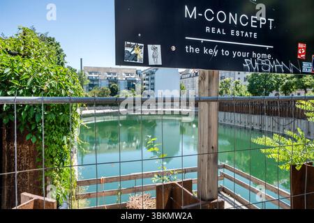 Sendlinger Loch, berühmt-berüchtigte Baugrube, das verwaiste Bauprojekt ...