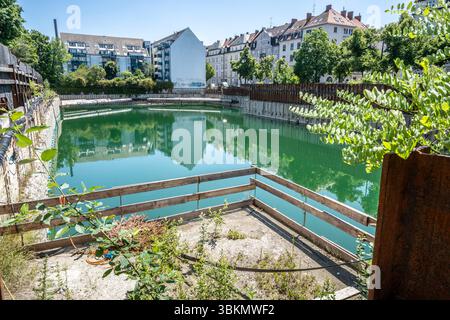 Sendlinger Loch, berühmt-berüchtigte Baugrube, das verwaiste Bauprojekt ...