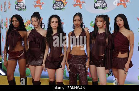 (L-R) Yoonchae, Daniela, Manon, Lara Raj, Sophia and Megan of "Katseye ...