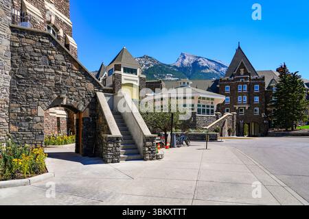 Castello Restaurant in Banff Springs Hotel, a historic châteauesque ...