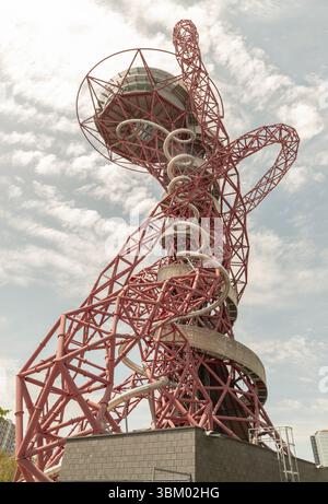 London, UK - Jun 21, 2025 - A stunning sculpture of ArcelorMittal Orbit ...