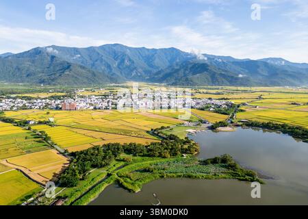 Dapo Pond Taiwan Stock Photo - Alamy