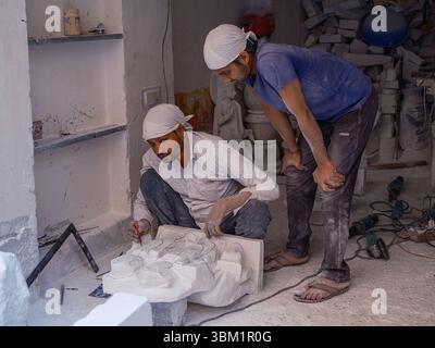 Marble statue making in Varanasi, India Stock Photo - Alamy