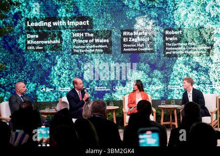 Uber CEO Dara Khosrowshahi, left, gavels trading closed as Delta Air ...