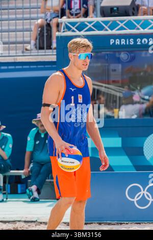 STEVEN VAN DE VELDE (NED) (1) serves against Team Italy (ITA) during ...
