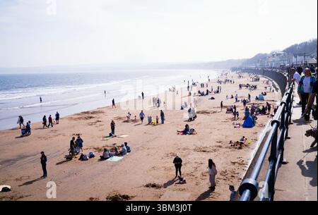 Filey beach on a bank holiday Mondy Stock Photo - Alamy