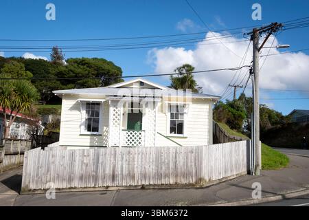 Heritage railway house, Tarikaka Settlement, Khandallah, Wellington ...