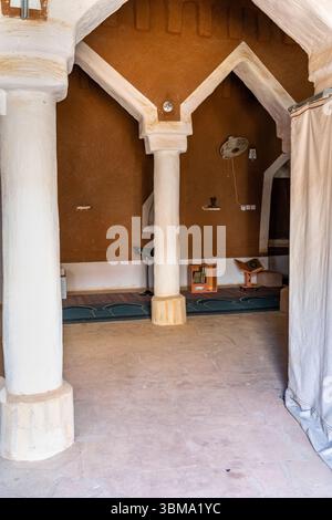 Ushaiqer , Saudi Arabia - December 14, 2024: Faylaqia Mosque made of ...