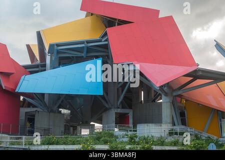 The impressive exterior of the Biomuseo with its different colored ...