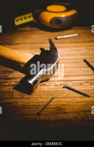Claw hammer and nails Stock Photo - Alamy