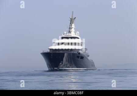 119 metre long motor yacht BREAKTHROUGH on her maiden voyage off ...
