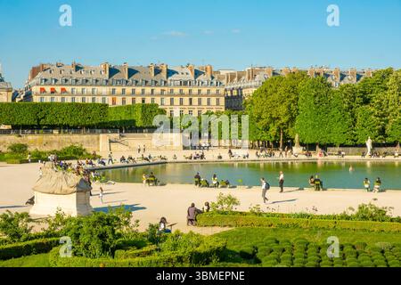 France, Paris, Tuileries Gardens, Octagonal Basin Stock Photo - Alamy